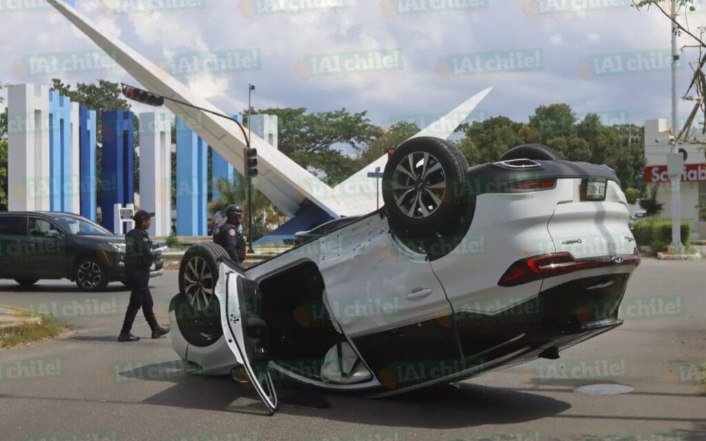 Mérida. Volcadura en la avenida José Díaz Bolio: Ambos aseguraron haber ...